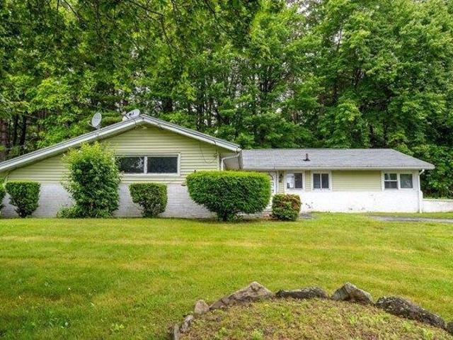 house with 3 bedroom, Worcester MA ES104850274