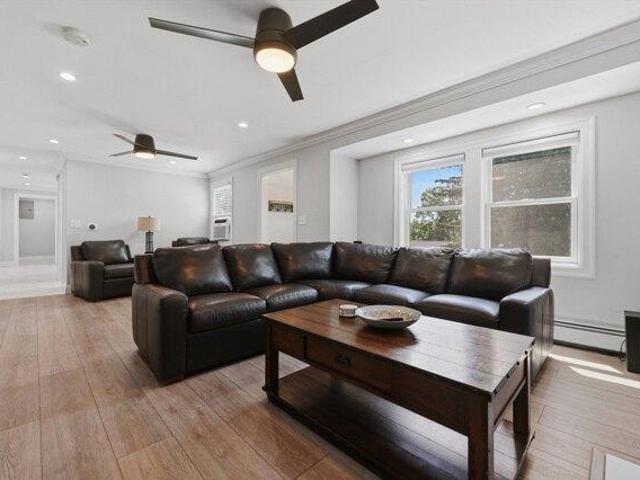 house with 3 bedroom, Worcester MA ES104851696