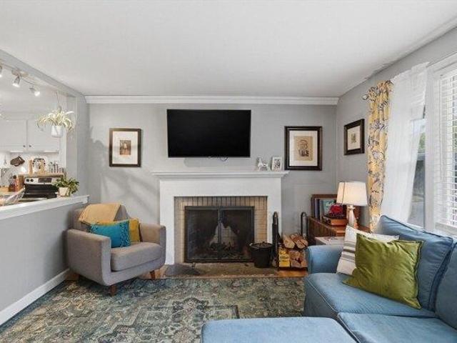 house with 3 bedroom, Worcester MA ES104899791
