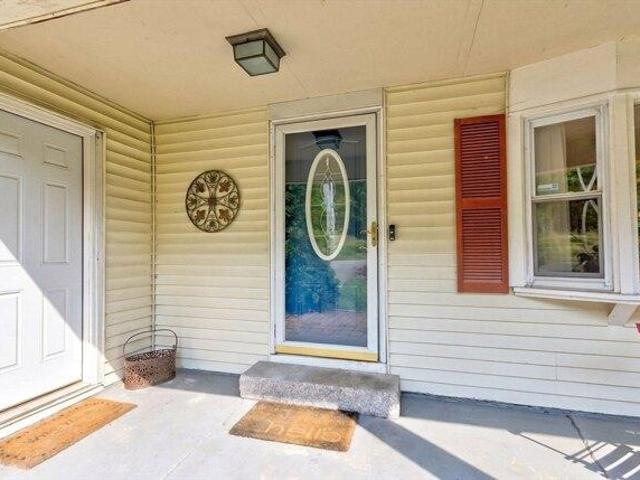 house with 3 bedroom, Worcester MA ES104044293