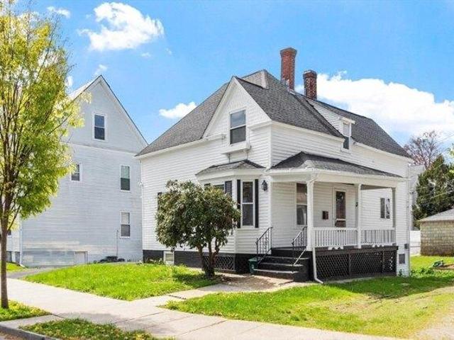 house with 3 bedroom, Worcester MA ES104077828
