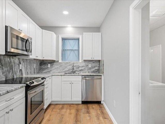 house with 3 bedroom, Worcester MA ES104116661