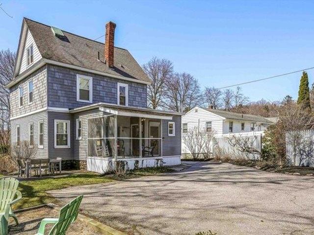 house with 3 bedroom, Worcester MA ES104233929