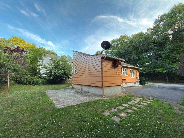 house with 3 bedroom, Worcester MA ES105477143