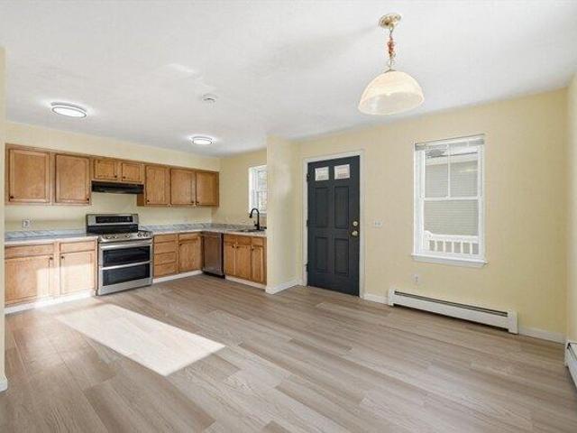 house with 3 bedroom, Worcester MA ES105061242