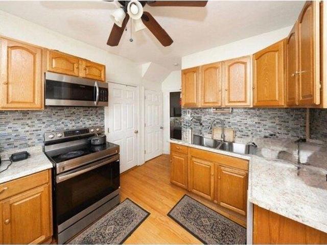 house with 3 bedroom, Worcester MA ES105095572