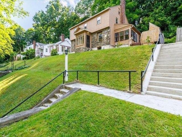 house with 3 bedroom, Worcester MA ES105114100