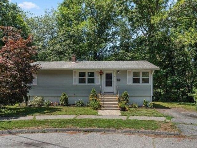 house with 3 bedroom, Worcester MA ES105115957