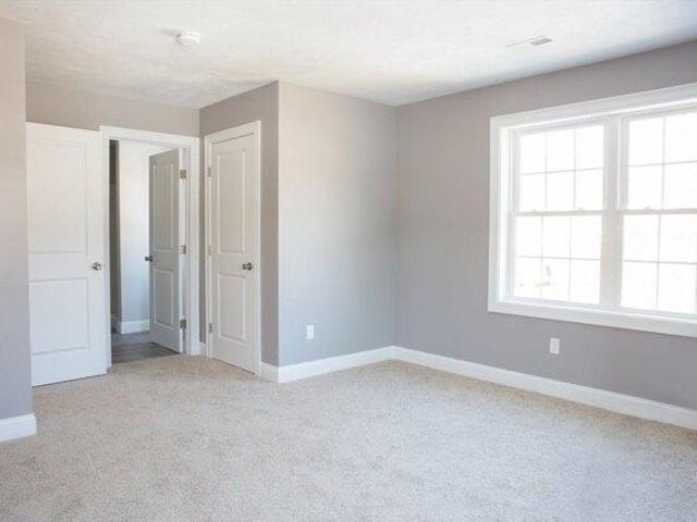 house with 3 bedroom, Worcester MA ES105123930