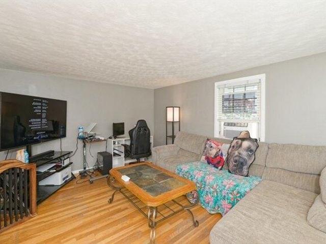 house with 3 bedroom, Worcester MA ES105124800