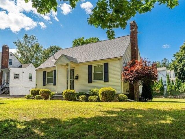 house with 3 bedroom, Worcester MA ES105125999
