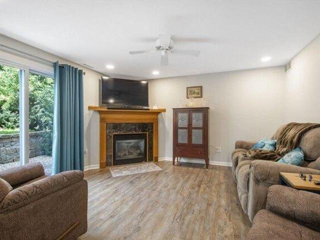 house with 3 bedroom, Worcester MA ES105127561