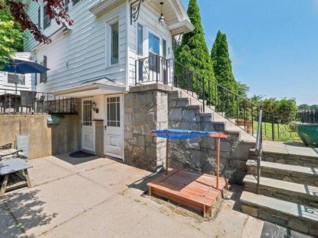 house with 3 bedroom, Worcester MA ES105143996