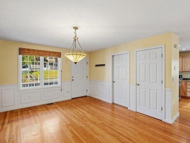 house with 3 bedroom, Worcester MA ES105159058