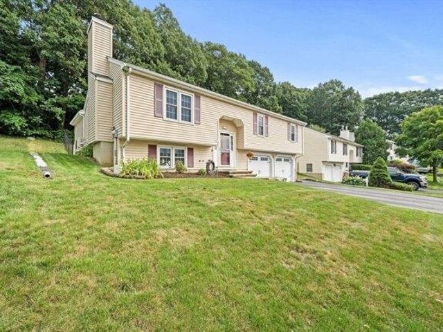 house with 3 bedroom, Worcester MA ES105172431