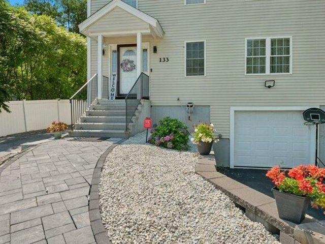 house with 3 bedroom, Worcester MA ES105190331
