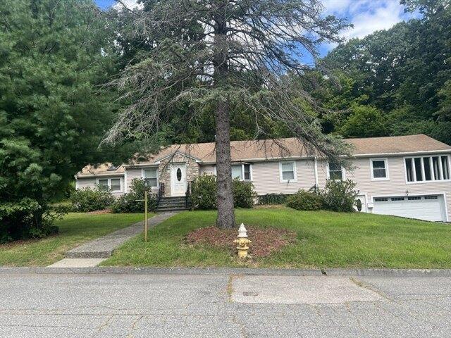 house with 3 bedroom, Worcester MA ES105239320