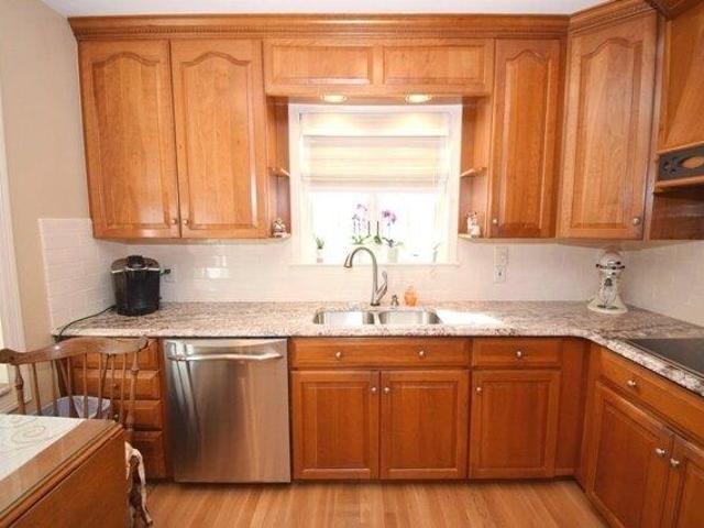 house with 3 bedroom, Worcester MA ES105241416