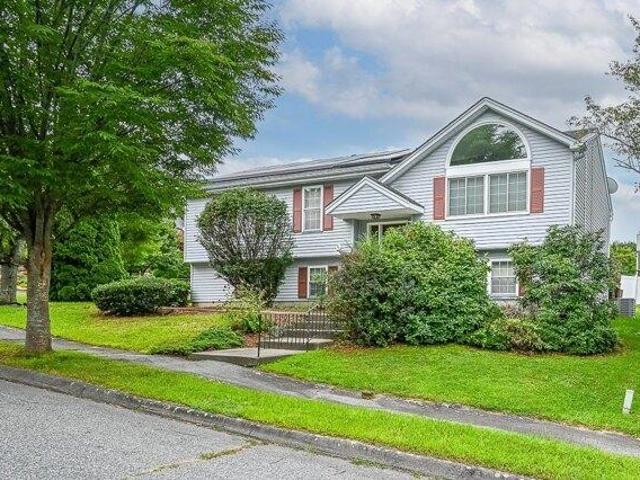 house with 3 bedroom, Worcester MA ES105330644