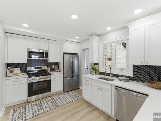 house with 3 bedroom, Wyckoff NJ DLS102314102