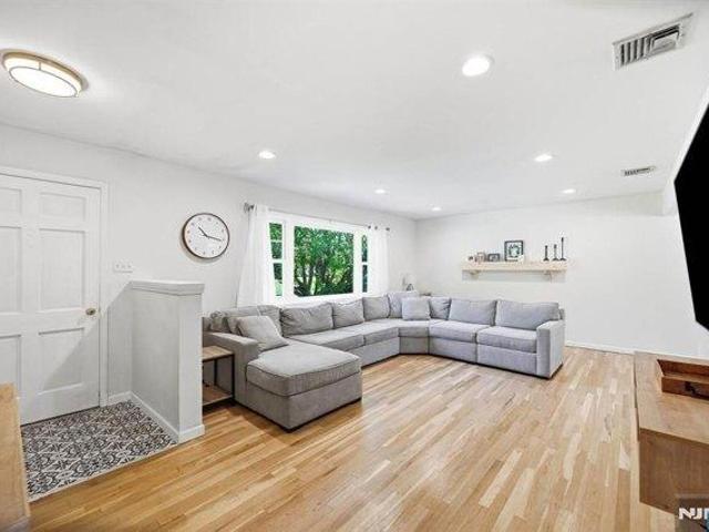 house with 3 bedroom, Wyckoff NJ ES104443688