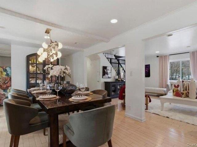 house with 3 bedroom, Yonkers NY DLS101781408