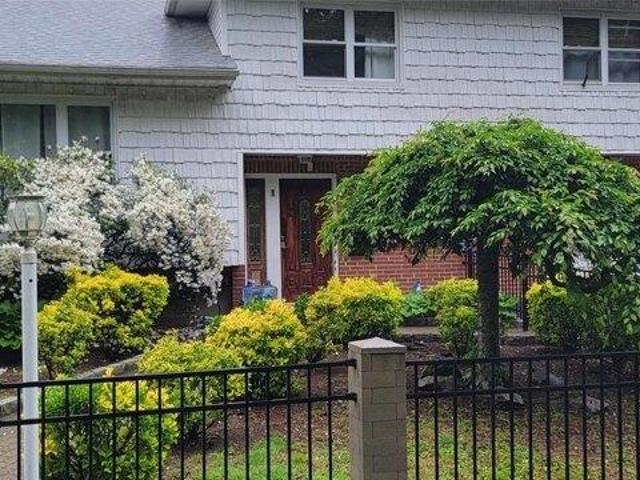 house with 3 bedroom, Yonkers NY DLS101781623