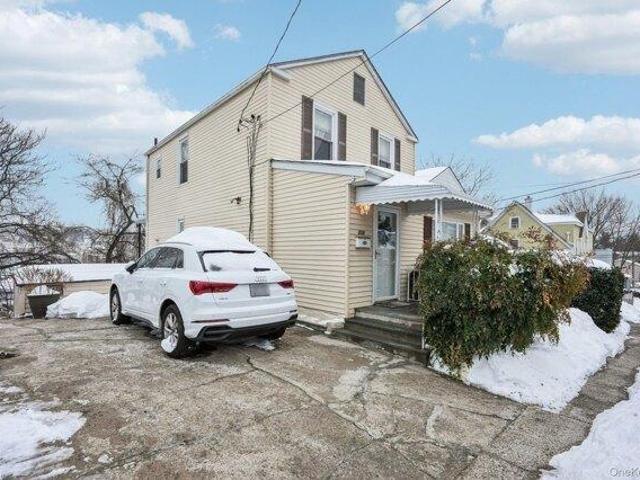 house with 3 bedroom, Yonkers NY DLS101782438