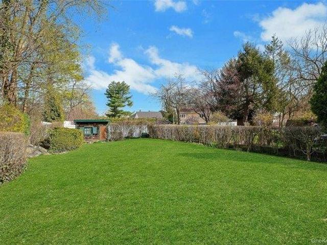 house with 3 bedroom, Yonkers NY DLS101782729