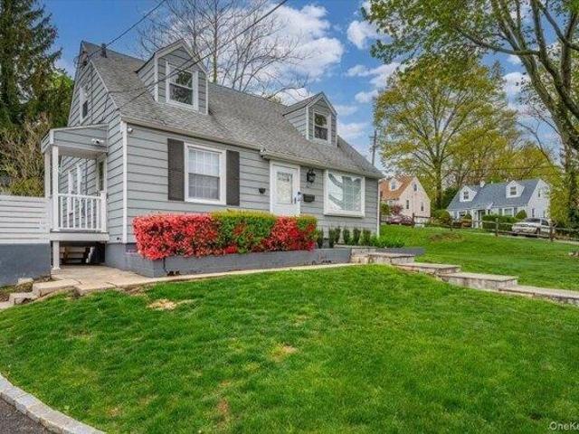 house with 3 bedroom, Yonkers NY DLS101800962