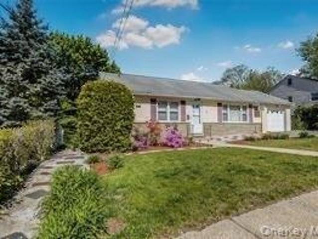 house with 3 bedroom, Yonkers NY ES104921348