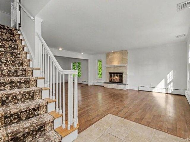 house with 3 bedroom, Yorktown Heights NY ES103625165