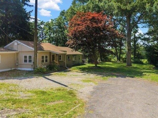 house with 3 bedroom, Acushnet MA DS104298689