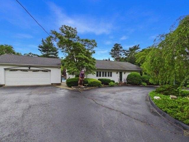 house with 3 bedroom, Acushnet MA DS104332747