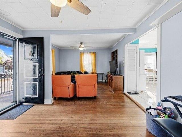 house with 3 bedroom, Acushnet MA ES104296631