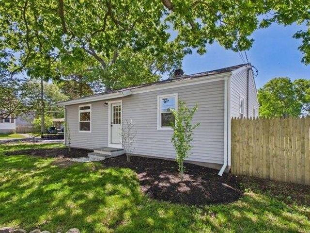 house with 3 bedroom, Acushnet MA ES105082574