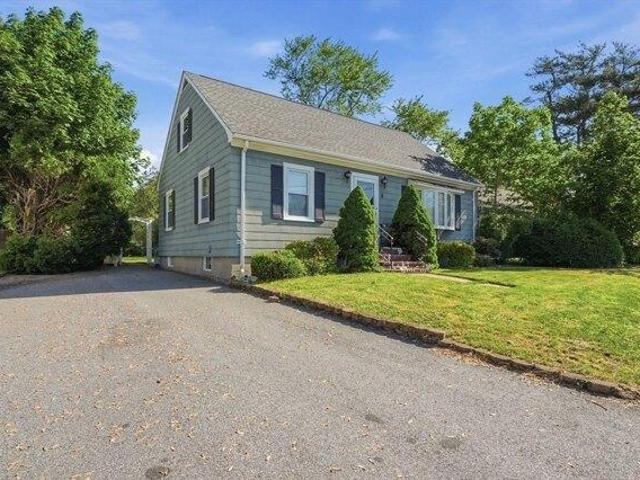 house with 3 bedroom, Acushnet MA ES105202320
