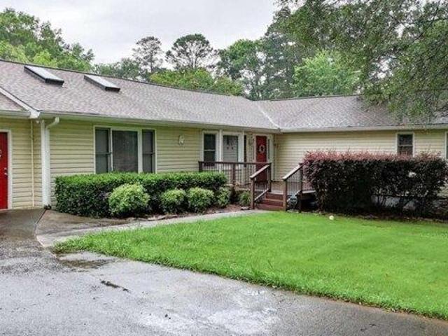 house with 3 bedroom, Acworth GA DLS91697221