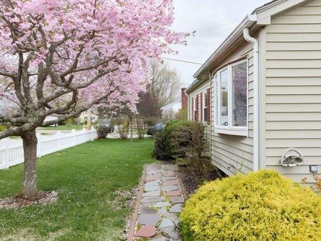 house with 3 bedroom, Abington MA DLS101957848