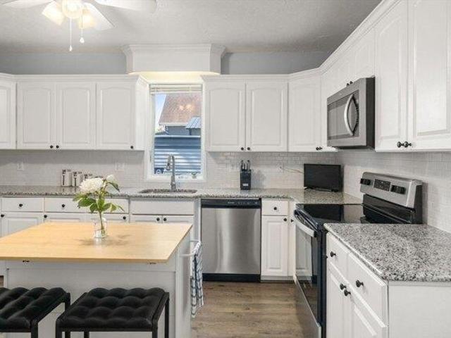 house with 3 bedroom, Abington MA DLS102372192