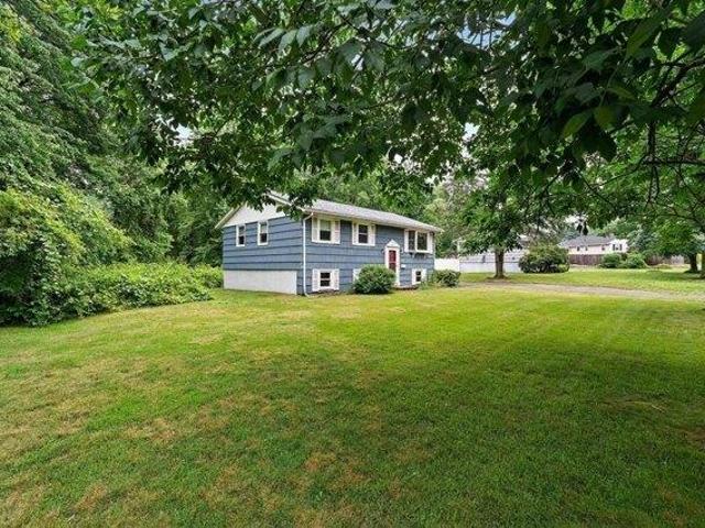 house with 3 bedroom, Abington MA ES105082161