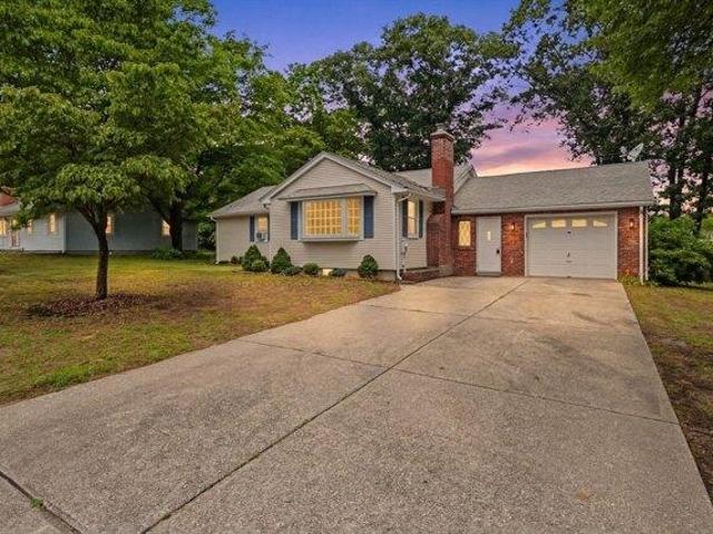 house with 3 bedroom, Agawam MA DS104331169