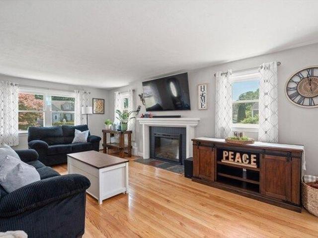 house with 3 bedroom, Agawam MA ES102823821