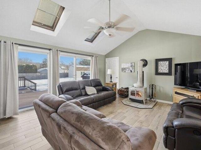 house with 3 bedroom, Agawam MA ES103496161