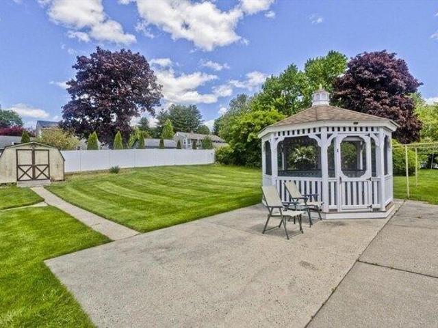 house with 3 bedroom, Agawam MA ES103221322