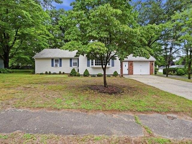 house with 3 bedroom, Agawam MA ES104331169
