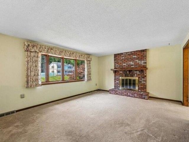 house with 3 bedroom, Agawam MA ES105040545