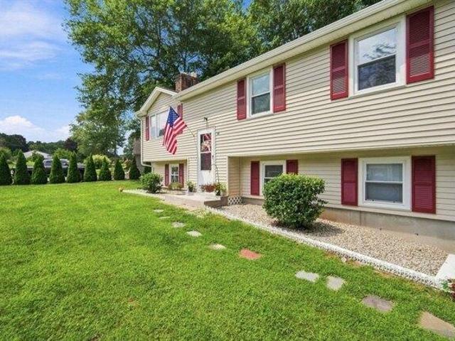house with 3 bedroom, Agawam MA ES105105223