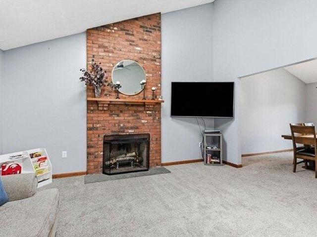 house with 3 bedroom, Agawam MA ES105275688