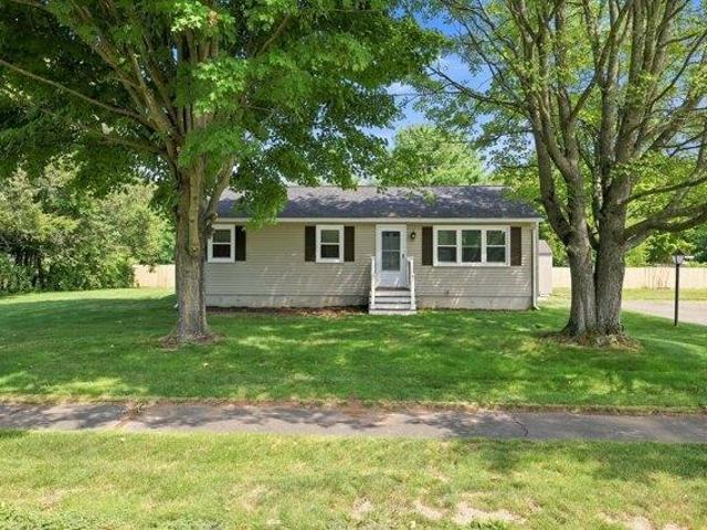 house with 3 bedroom, Agawam MA ES105387621